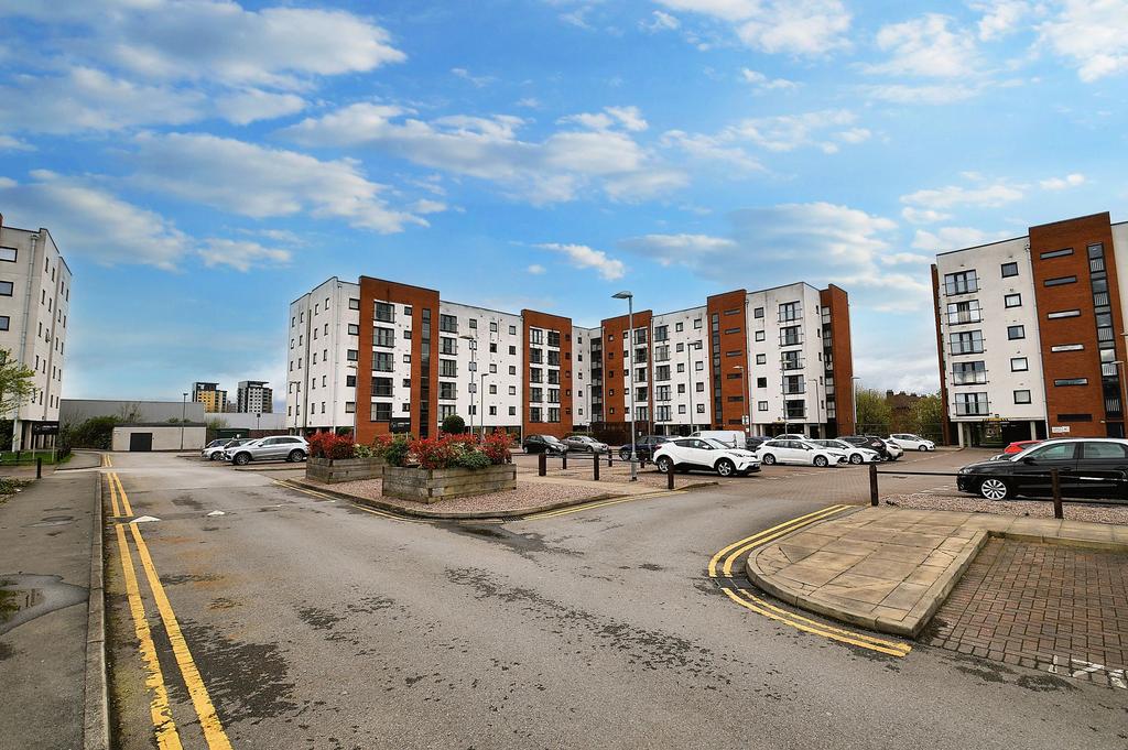 Pilgrims Way, Ladywell Point, M50 3 bed flat - £160,000