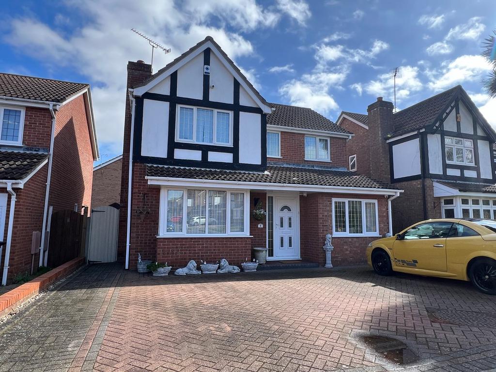 Archery Fields, Clacton-on-Sea, CO15 5 bed detached house - £350,000