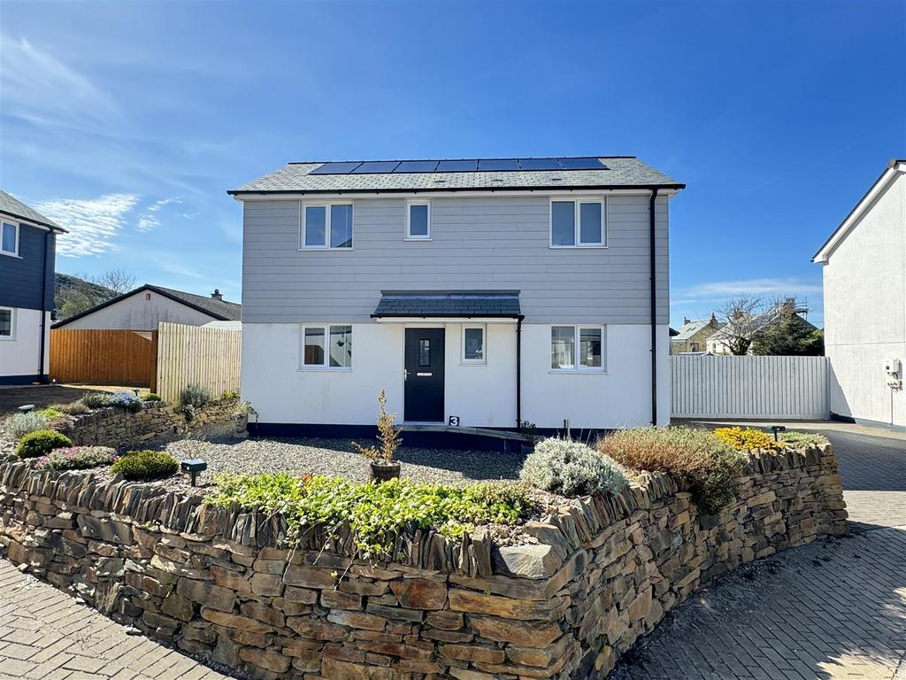 Rosevear Meadows, Bugle, St Austell 3 bed detached house - £285,000
