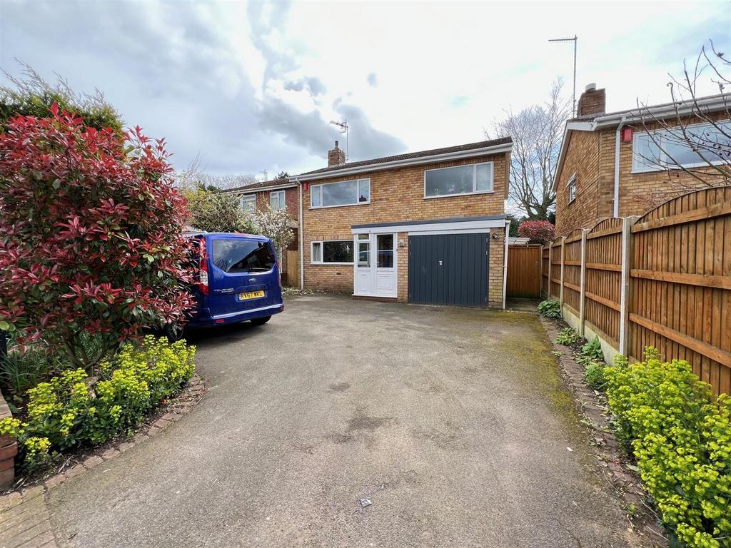 Brook Road, Stourbridge, DY8 1NH 4 bed detached house - £367,500