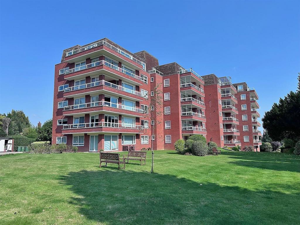 Compton Place Road, Eastbourne BN21 2 bed apartment - £300,000