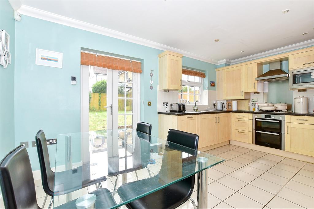Chapman Fields, Cliffsend, Ramsgate... 4 bed detached house for sale ...