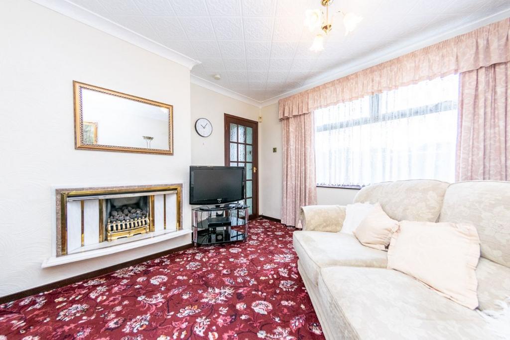 Cranmore Rise Leeds 3 Bed Semi Detached House For Sale £185 000