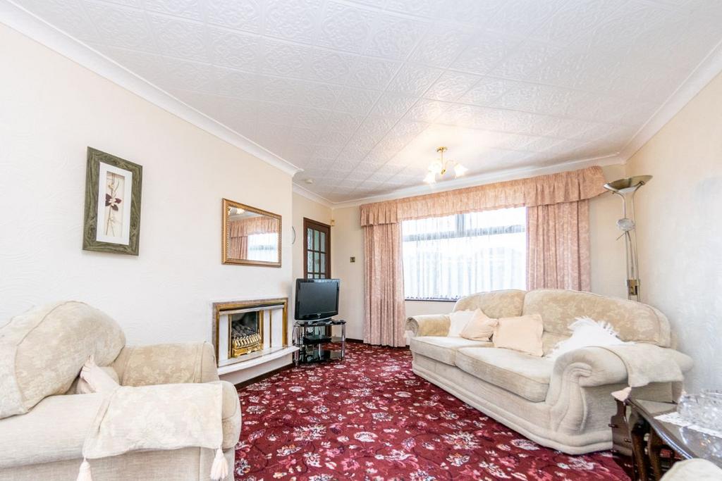 Cranmore Rise Leeds 3 Bed Semi Detached House For Sale £185 000