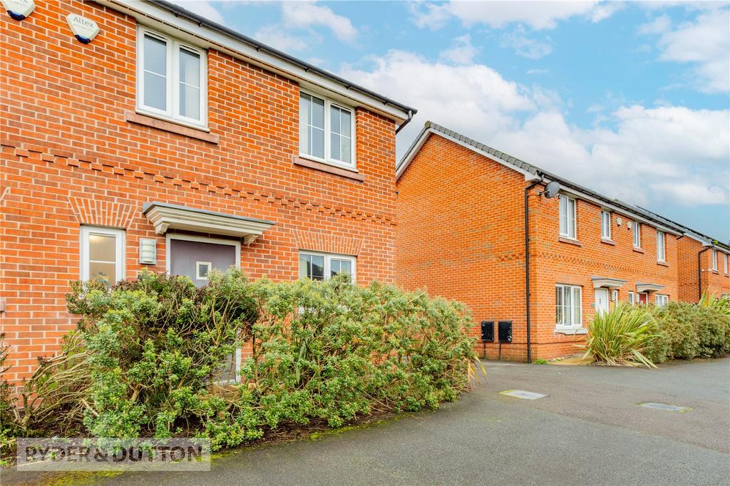 Spencer Street, Chadderton, Oldham, OL9 3 bed semi-detached house - £ ...