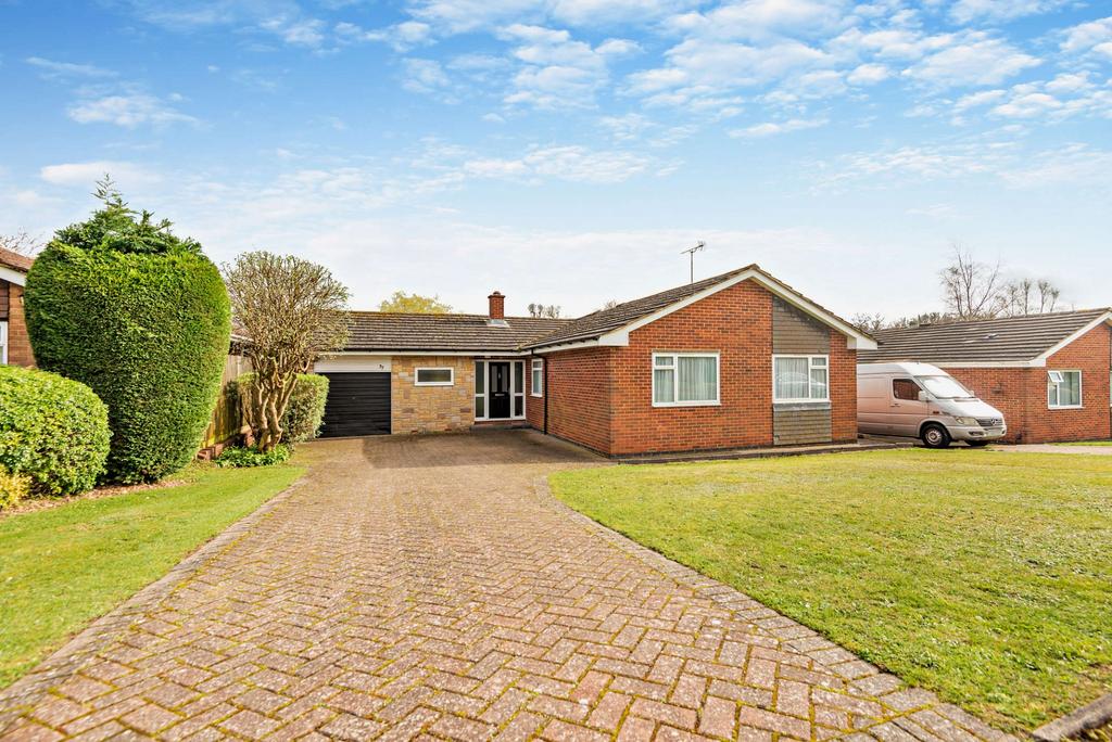 Little Hill, Heronsgate, Chorleywood... 3 bed bungalow - £775,000