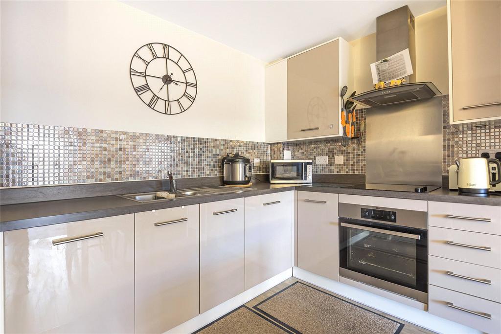 Fleming Place, Bracknell, Berkshire... 2 bed apartment - £1,550 pcm (£ ...