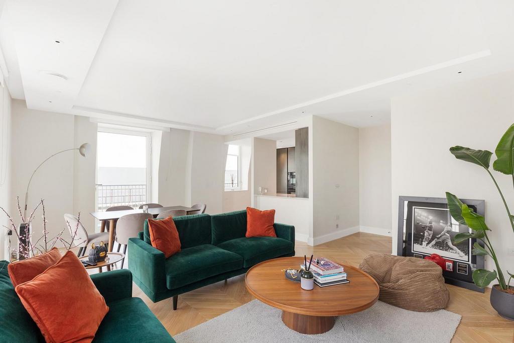 9 Millbank, London, SW1P 3 bed flat - £11,500 pcm (£2,654 pw)