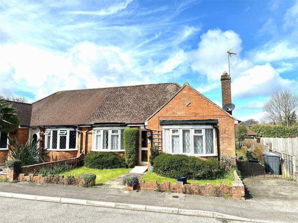 Clement Lane, Lower Willingdon, East... 2 bed bungalow - £300,000