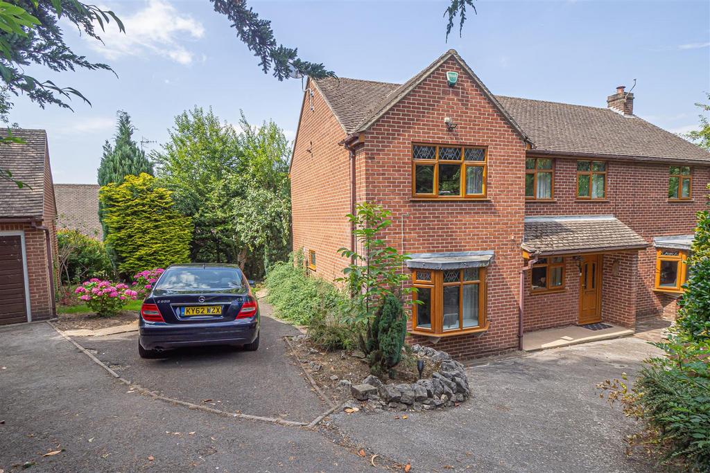Clifton Road, Ashbourne DE6 4 bed detached house - £465,000