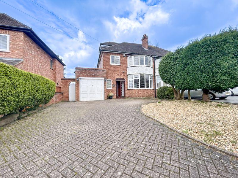 Grosvenor Avenue, Streetly, Sutton... 4 bed semi-detached house - £475,000