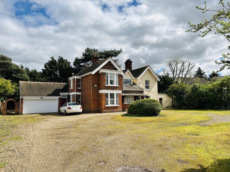 Orsett Village 5 bed detached house - £1,600,000