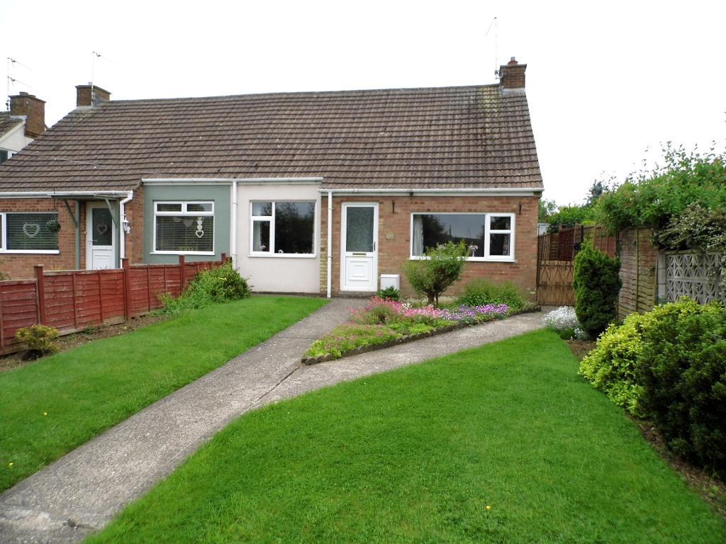 Rothwell, Kettering NN14 3 bed semi-detached bungalow - £225,000