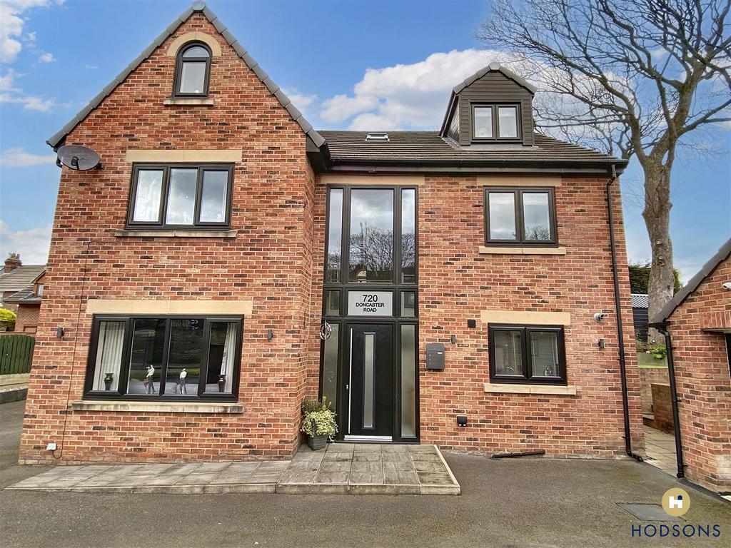 Doncaster Road, Barnsley S71 4 bed detached house for sale - £635,000
