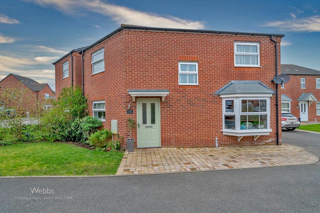 Willow Road, Cannock WS11 3 bed detached house - £260,000