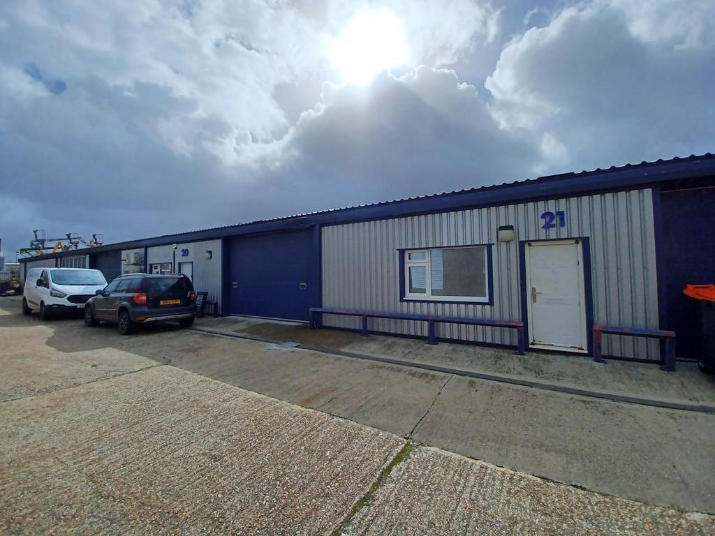 Unit 21 Endeavour Business Park, Crow... Warehouse - £1,167 pcm (£269 pw)