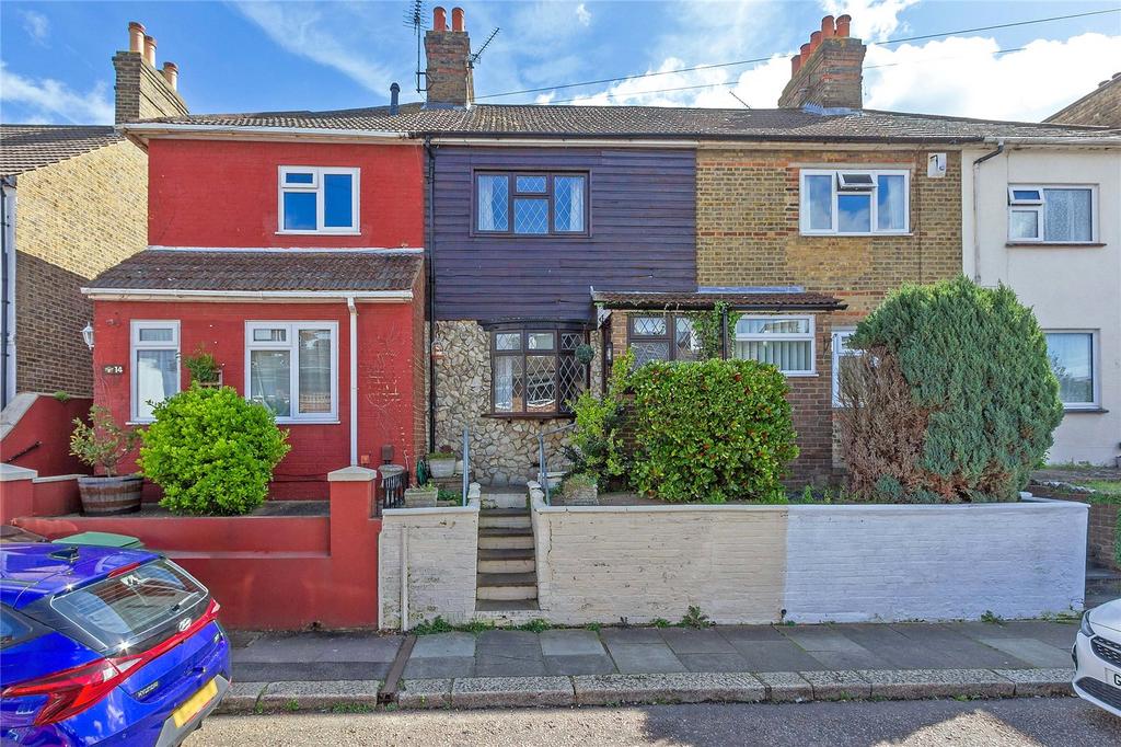 Harold Road, Sittingbourne, Kent, ME10 2 bed terraced house - £225,000