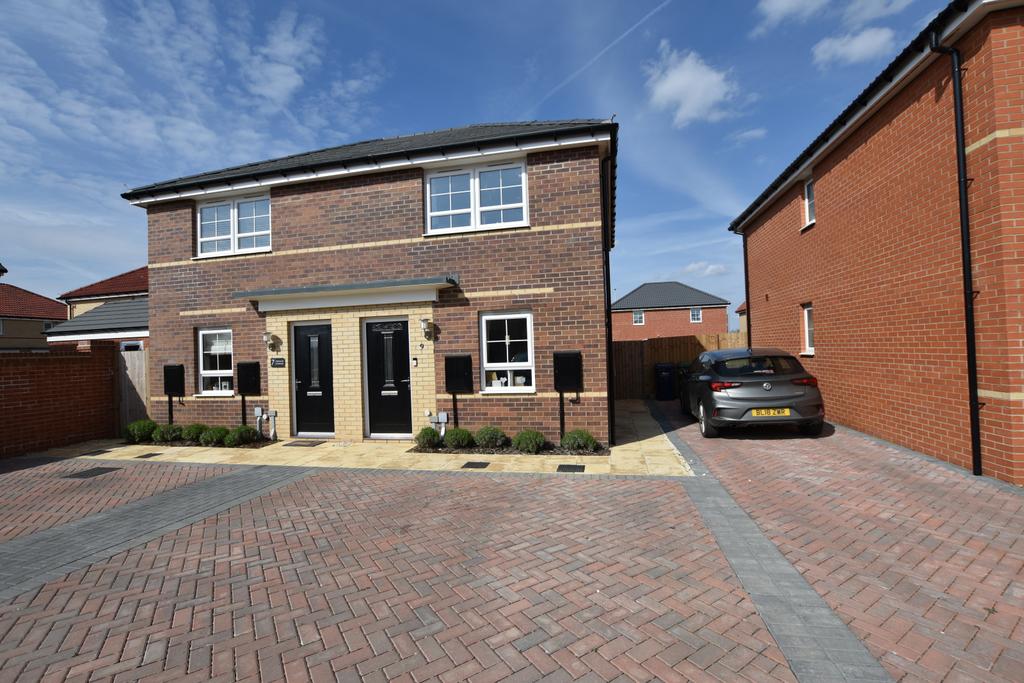Whittlesey, Peterborough PE7 2 bed semi-detached house - £205,000