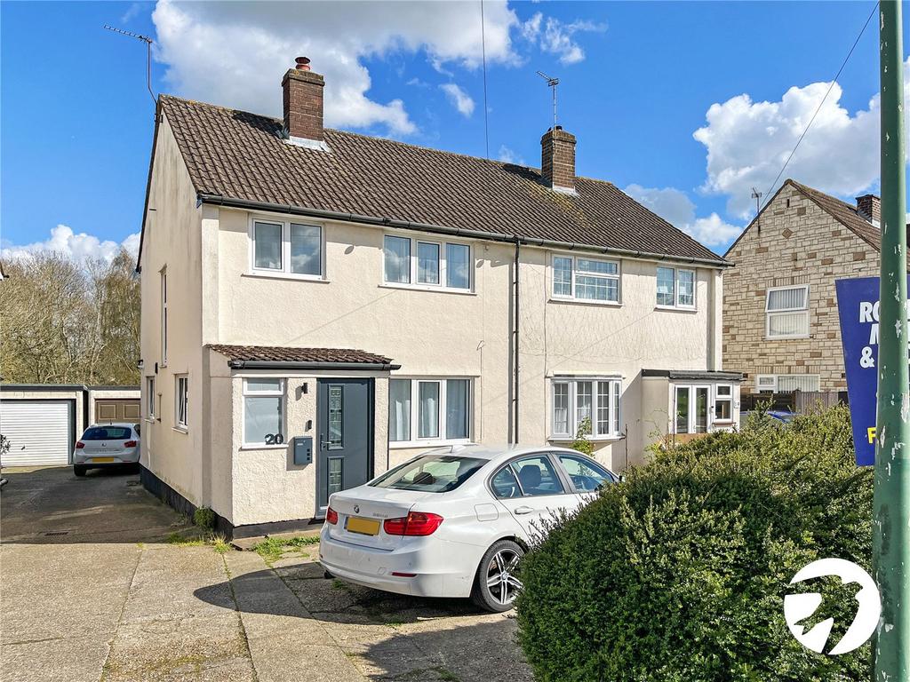 Senacre Lane, Maidstone, Kent, ME15 3 bed semi-detached house - £300,000