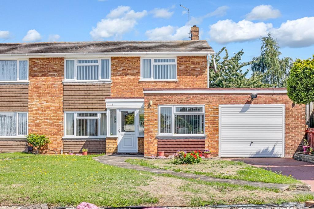 Butterys, Thorpe Bay SS1 3 bed semi-detached house - £420,000