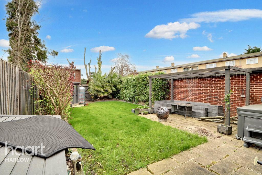 Glebelands, Harlow 3 bed end of terrace house - £350,000