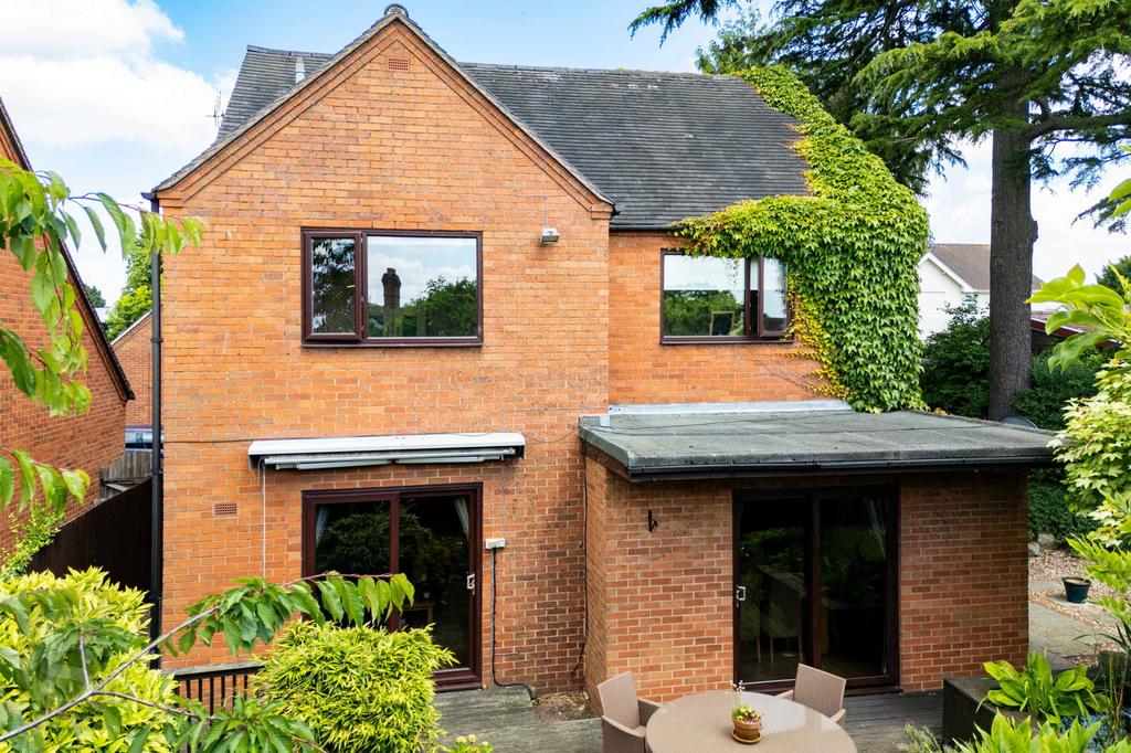 Carter Grove, Aylestone Hill, Hereford 4 bed detached house - £475,000