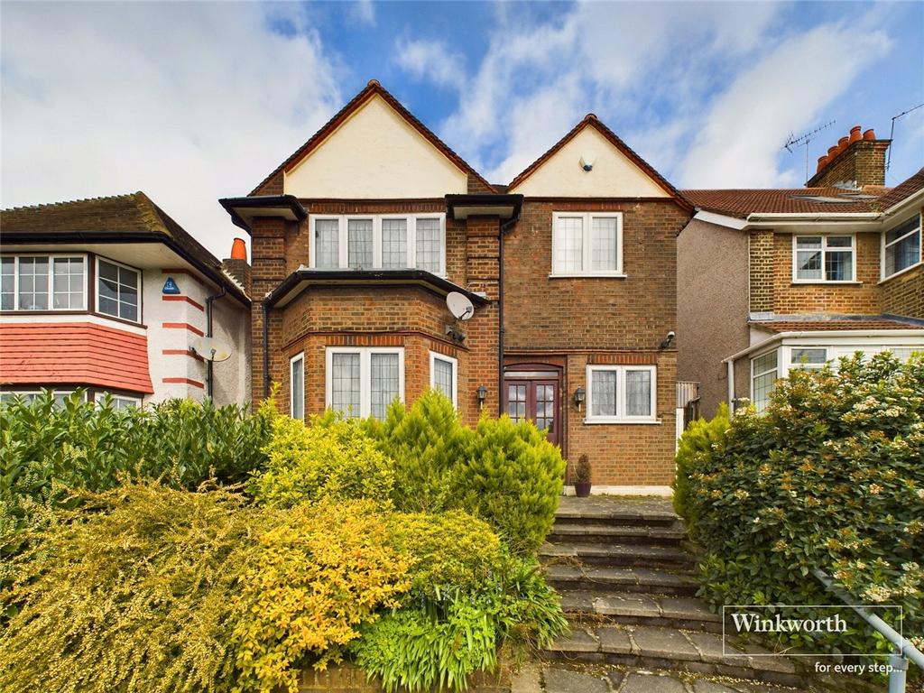 Oakington Manor Drive, Wembley HA9 4 bed detached house for sale - £750,000