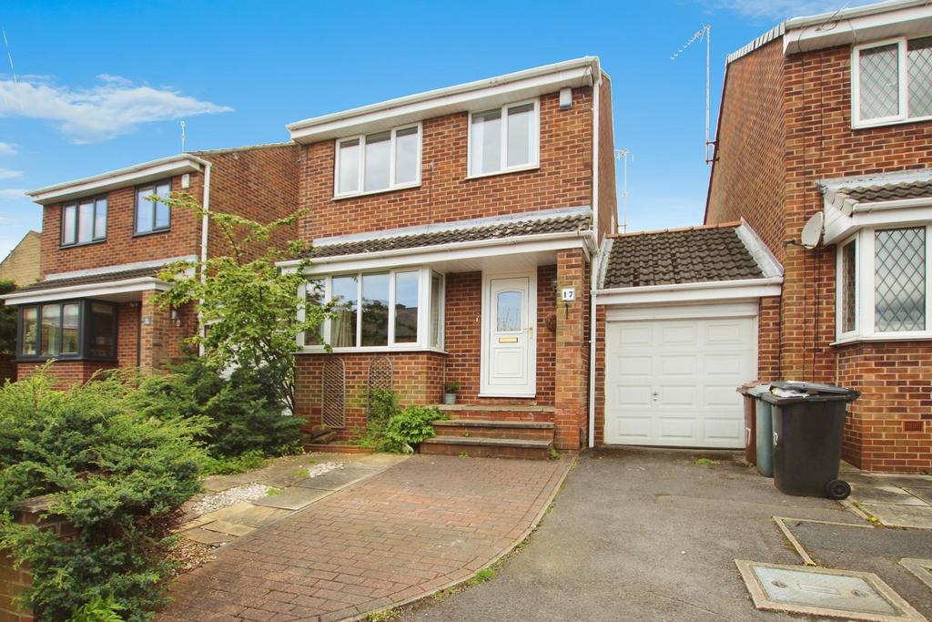 Cobden Mews, Leeds, LS27 3 bed link detached house - £285,000