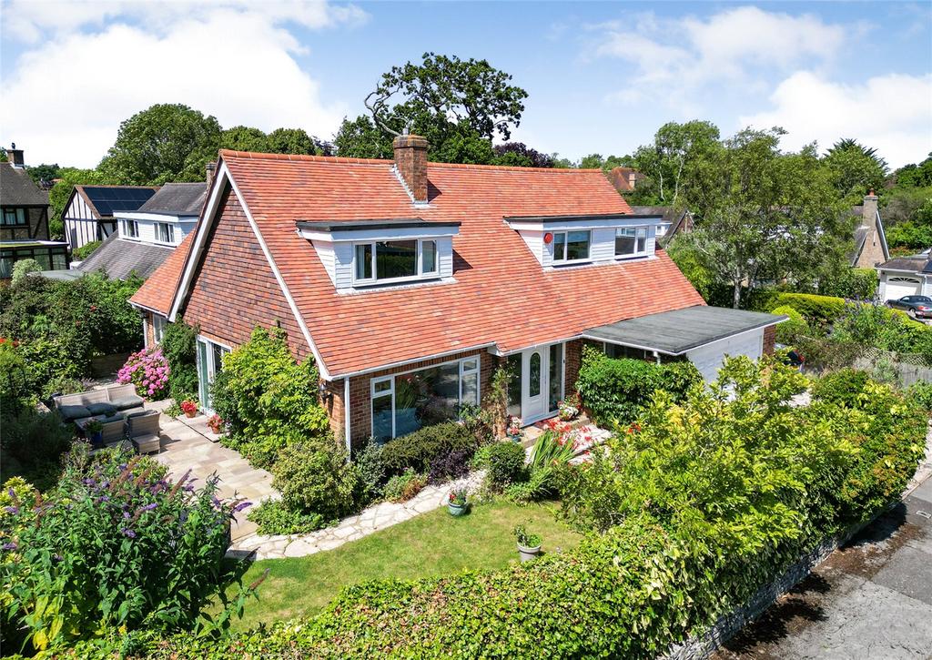 Lockerley Close, Lymington... 4 bed detached house - £1,000,000