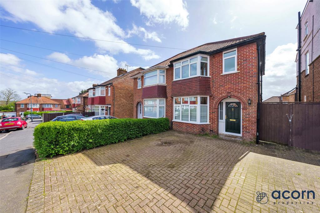 Lodore Gardens, Colindale NW9 3 bed semi-detached house - £2,650 pcm (£ ...