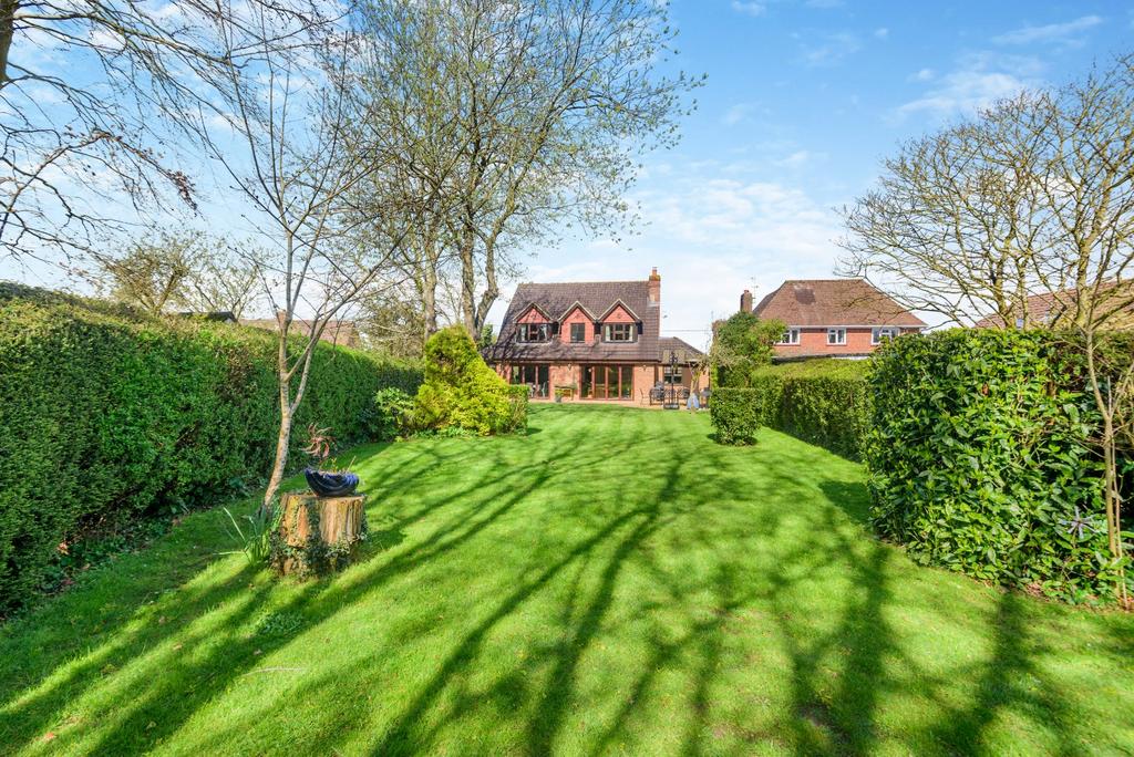 Park Avenue, Old Basing, Basingstoke... 4 bed detached house - £850,000