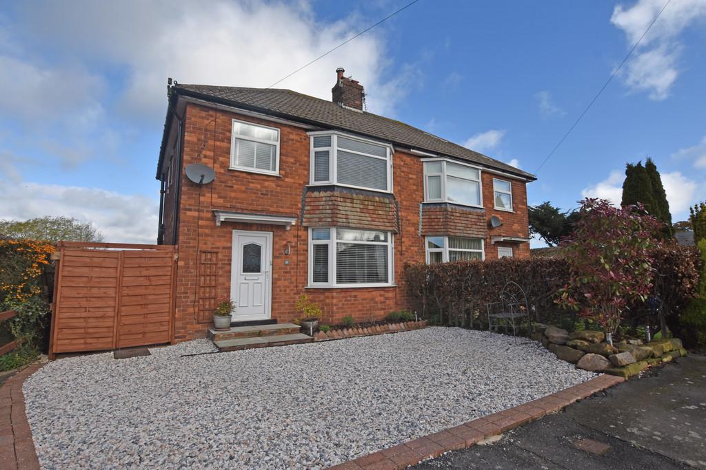 The Close, Scarborough YO12 3 bed semi-detached house - £250,000