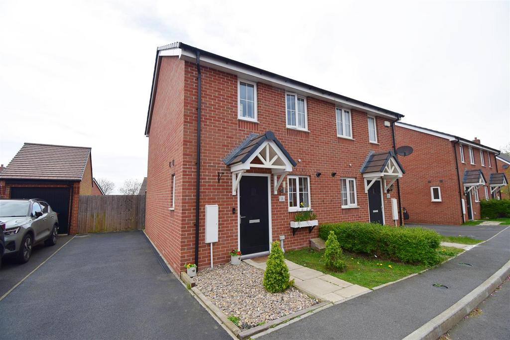 Batt Close, Rugby CV23 2 bed semi-detached house for sale - £230,000