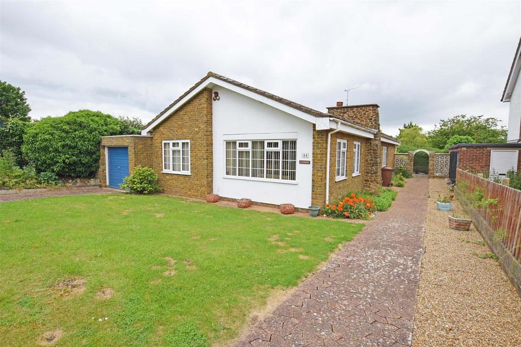 Patrixbourne Avenue, Twydall, Gillingham 3 bed detached bungalow - £425,000