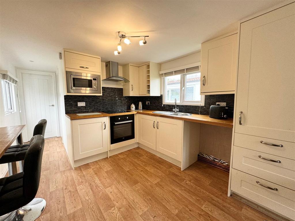 Lindow Court Park, Mobberley, Knutsford 1 bed park home for sale - £99,950