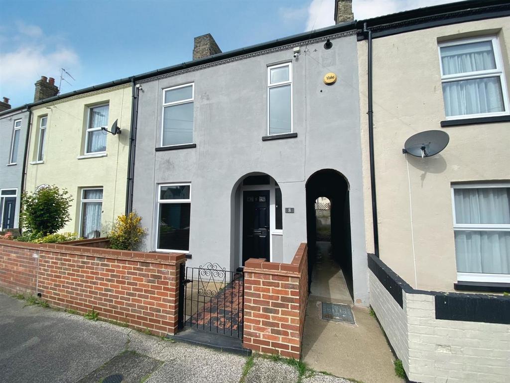 St. Leonards Road, Lowestoft, Suffolk 3 bed terraced house - £165,000