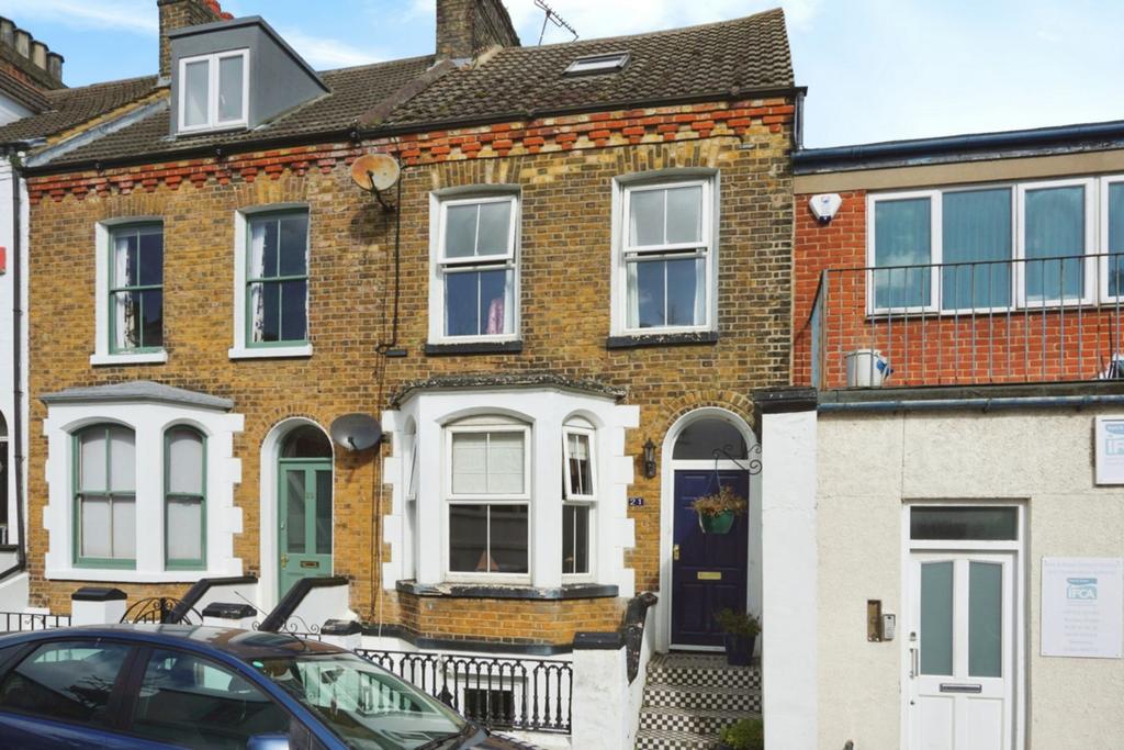 Albert Street, Ramsgate, CT11 4 bed townhouse for sale - £350,000