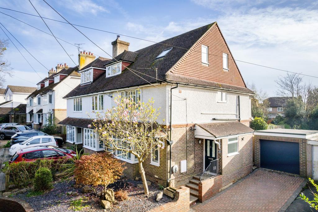Lyoth Lane, Lindfield, RH16 5 bed end of terrace house for sale - £700,000