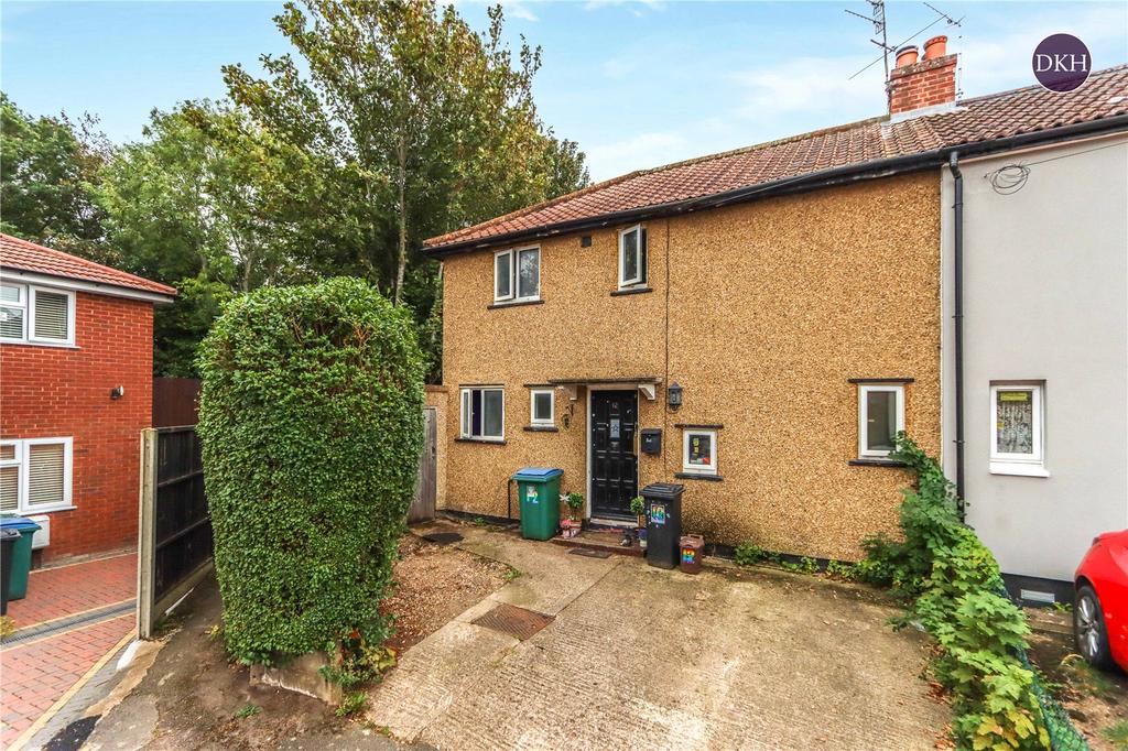 Crossmead, Hertfordshire WD19 3 bed end of terrace house - £450,000