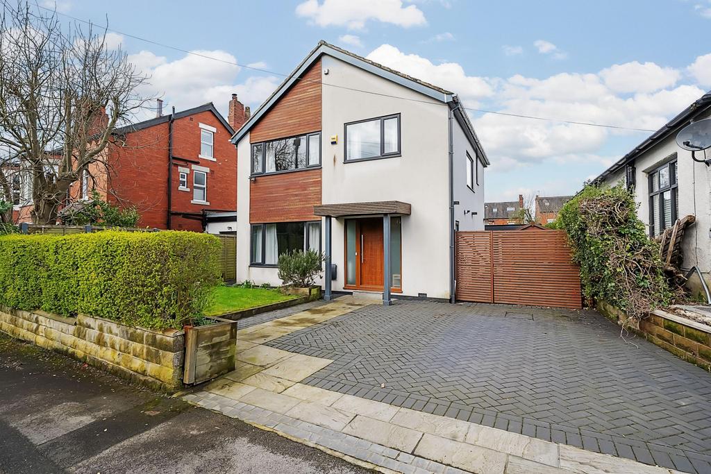 Gledhow Wood Grove, Leeds LS8 4 bed detached house - £550,000