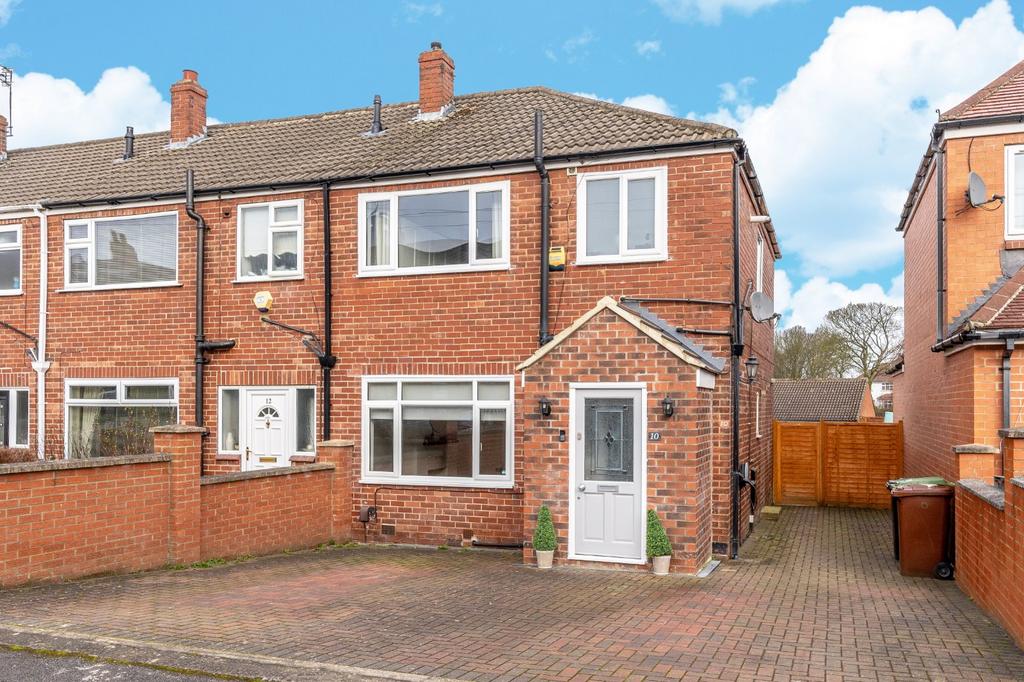 Roman Drive, Roundhay, Leeds 3 bed terraced house - £330,000