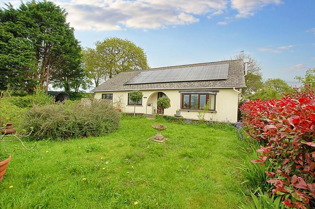 1 Church Road, Martletwy 5 bed detached bungalow - £400,000