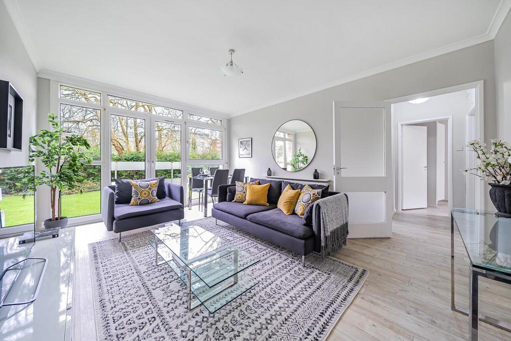 Carlton Drive, Putney 2 bed flat - £500,000