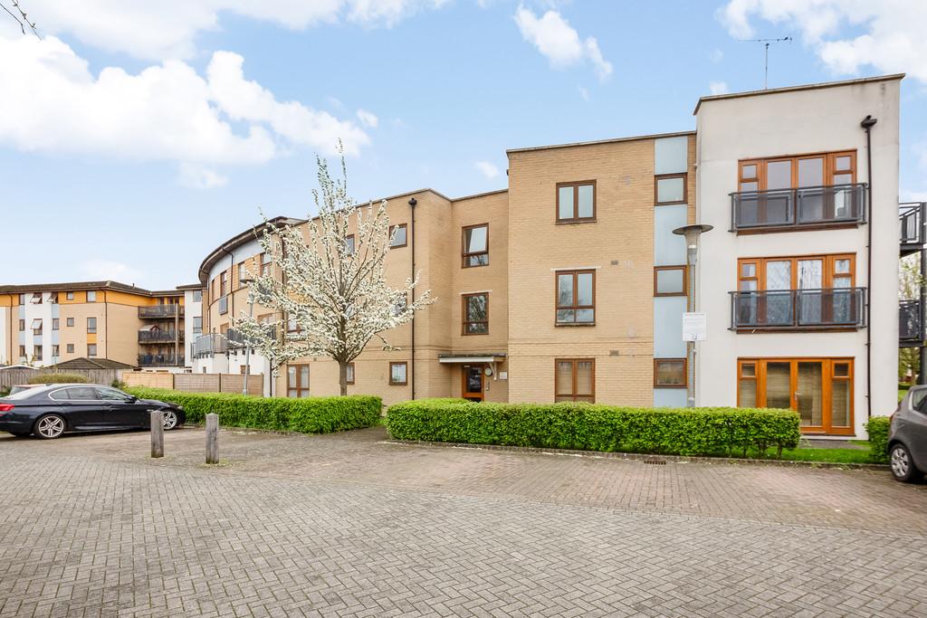 Goodman Crescent, West Croydon 2 bed apartment - £250,000