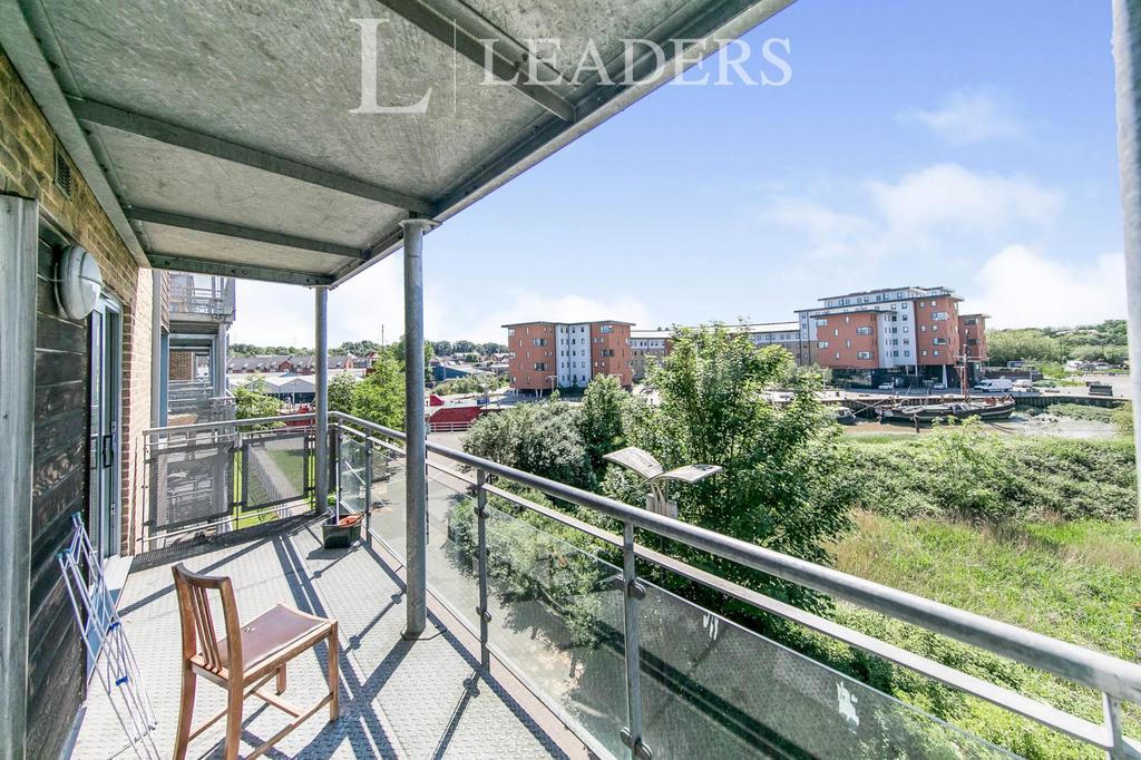 Quayside Drive, CO2, Colchester 2 bed apartment to rent - £1,250 pcm (£ ...