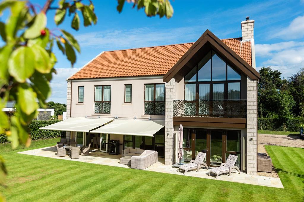 A 4 Bedroom Home Within The Tranquil... 4 bed detached house for sale - £3,550,000