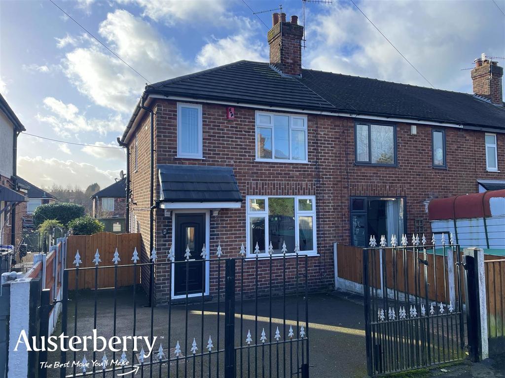 Broadway, Stoke-On-Trent ST3 2 bed semi-detached house - £135,000