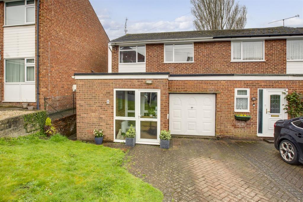 Columbine Road, Widmer End HP15 3 bed semi-detached house - £475,000