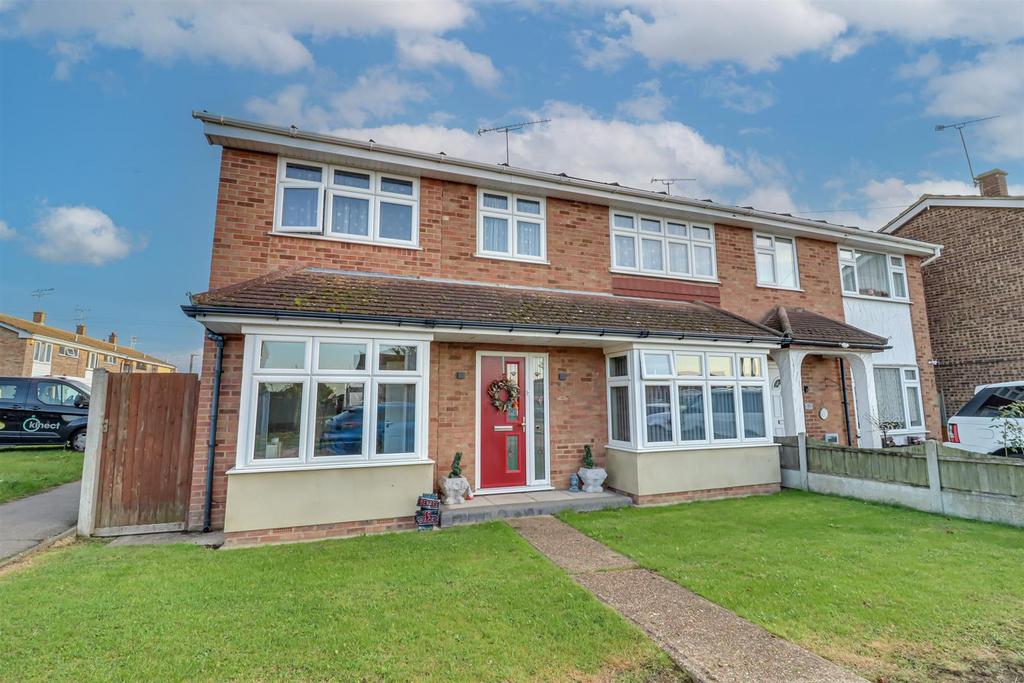 Eastways, Canvey Island SS8 5 bed semi-detached house - £420,000