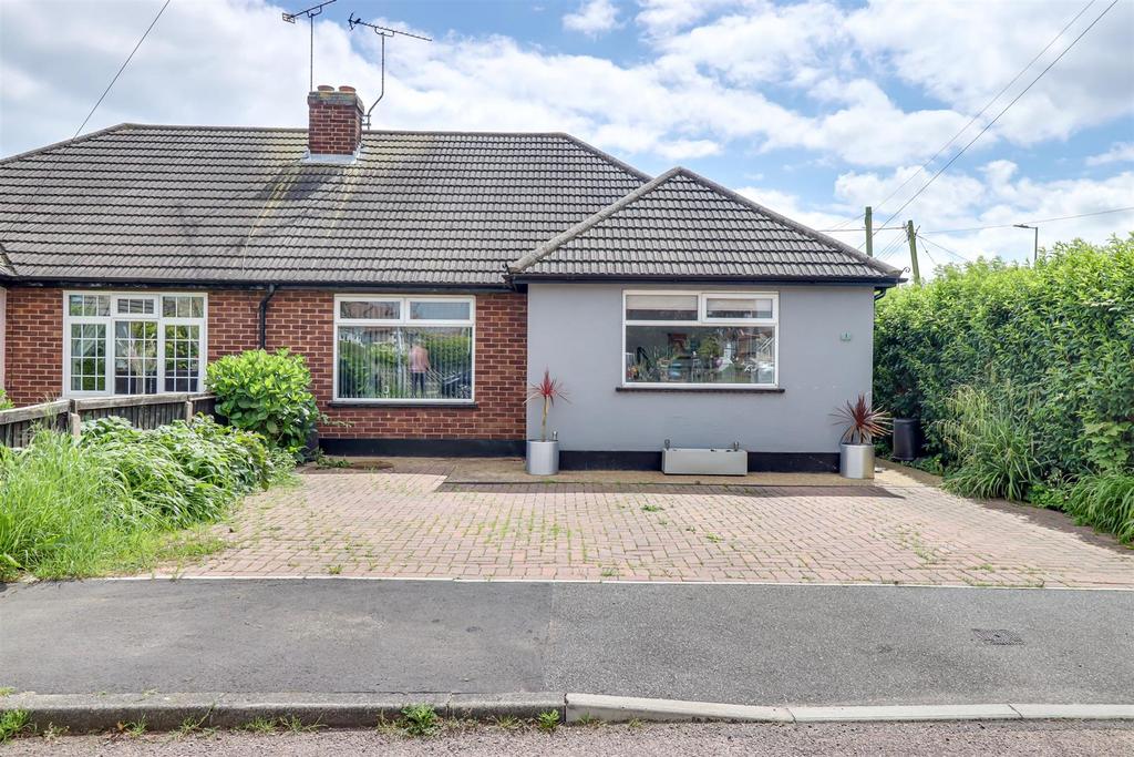 Central Wall Cottages, Canvey Island SS8 2 bed semi-detached bungalow ...